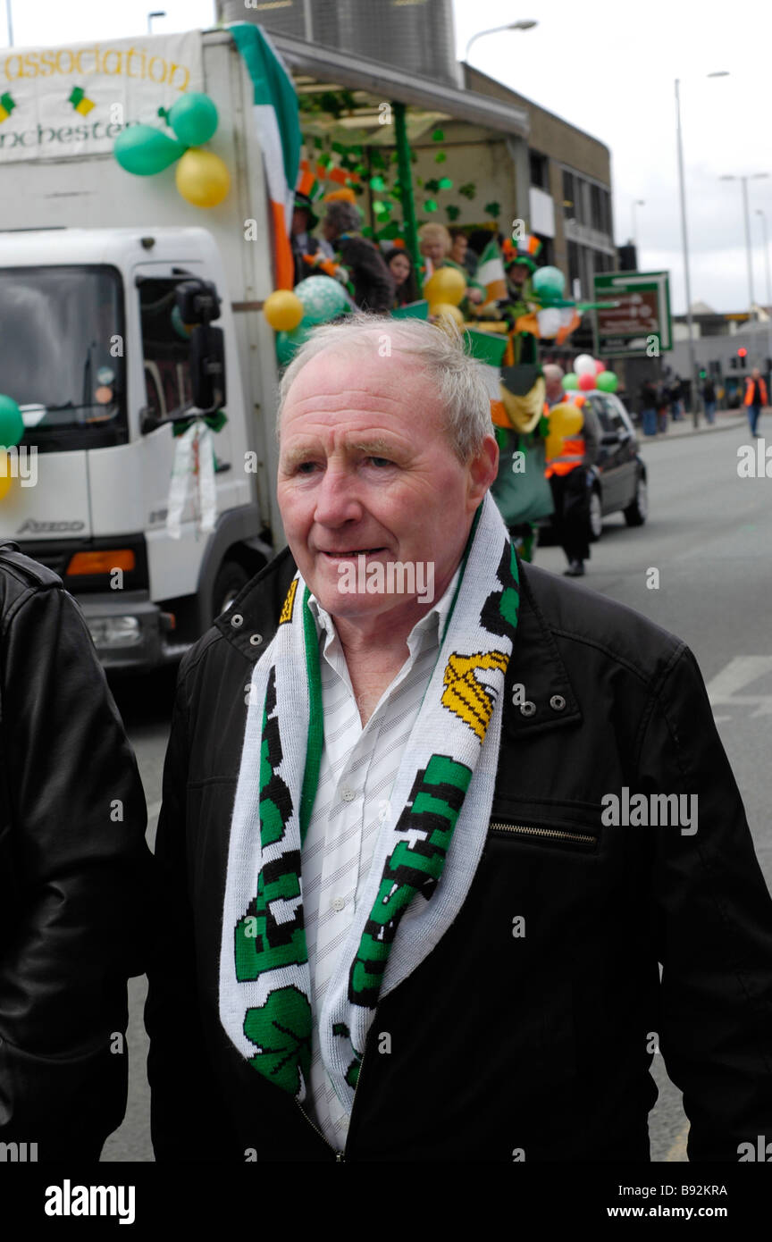 St patrick’s day parade walking hi-res stock photography and images - Alamy