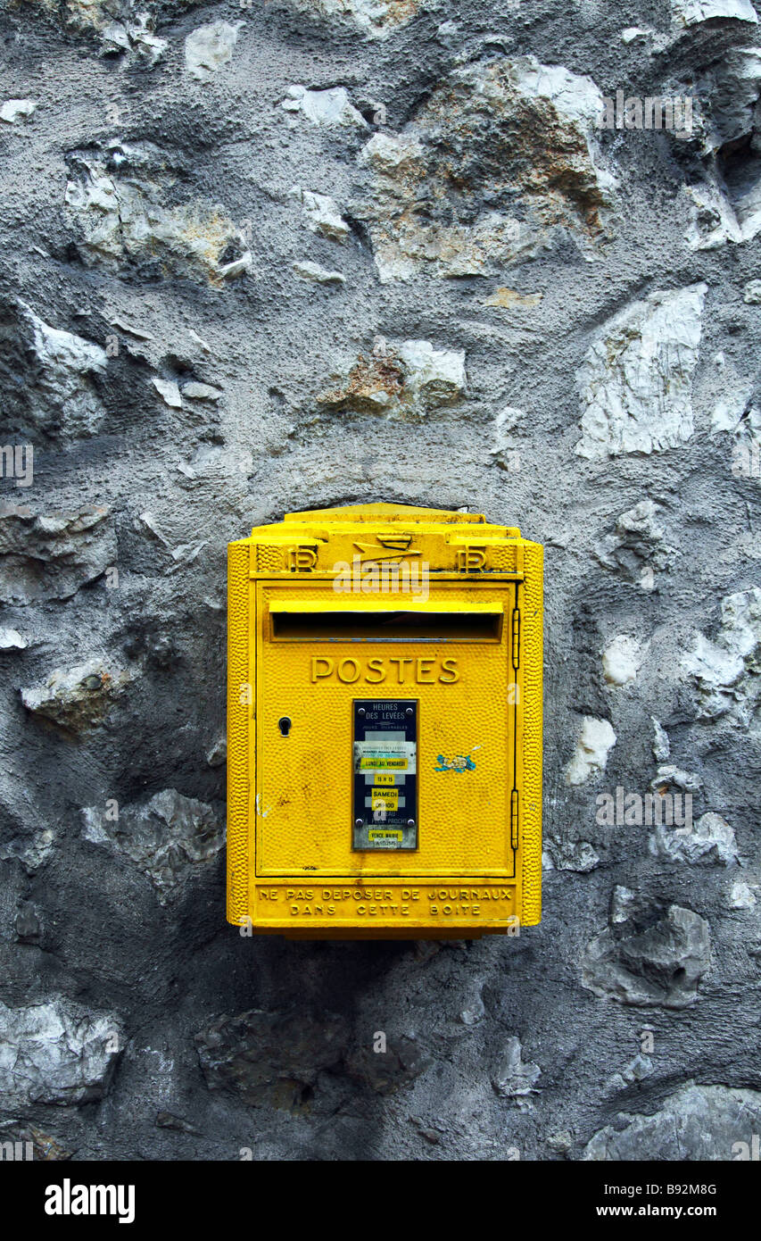 yellow post box on wall, French post box Stock Photo - Alamy