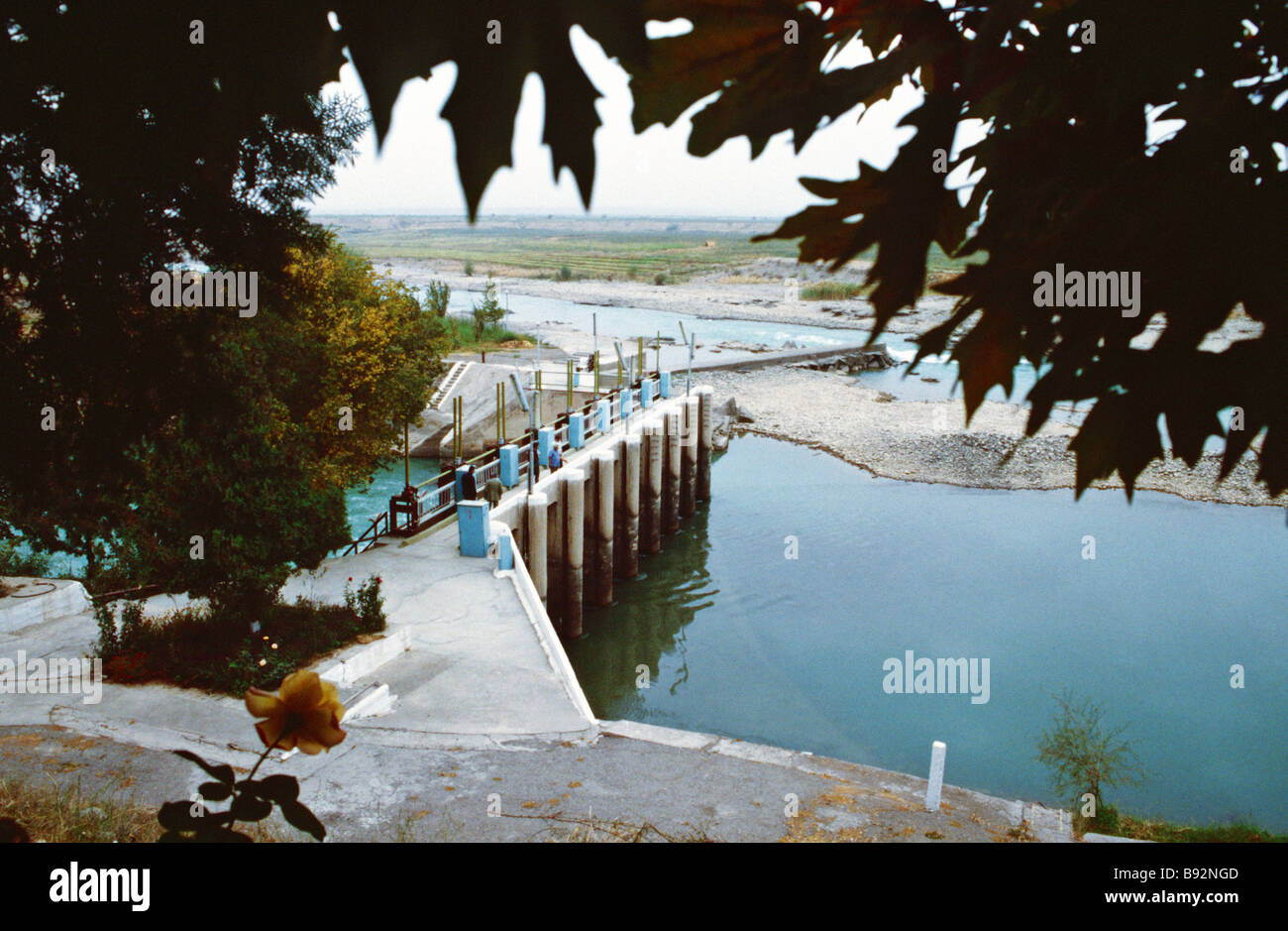 The Kuiganyar dam of the Grand Fergana Canal in Uzbekistan Stock Photo ...