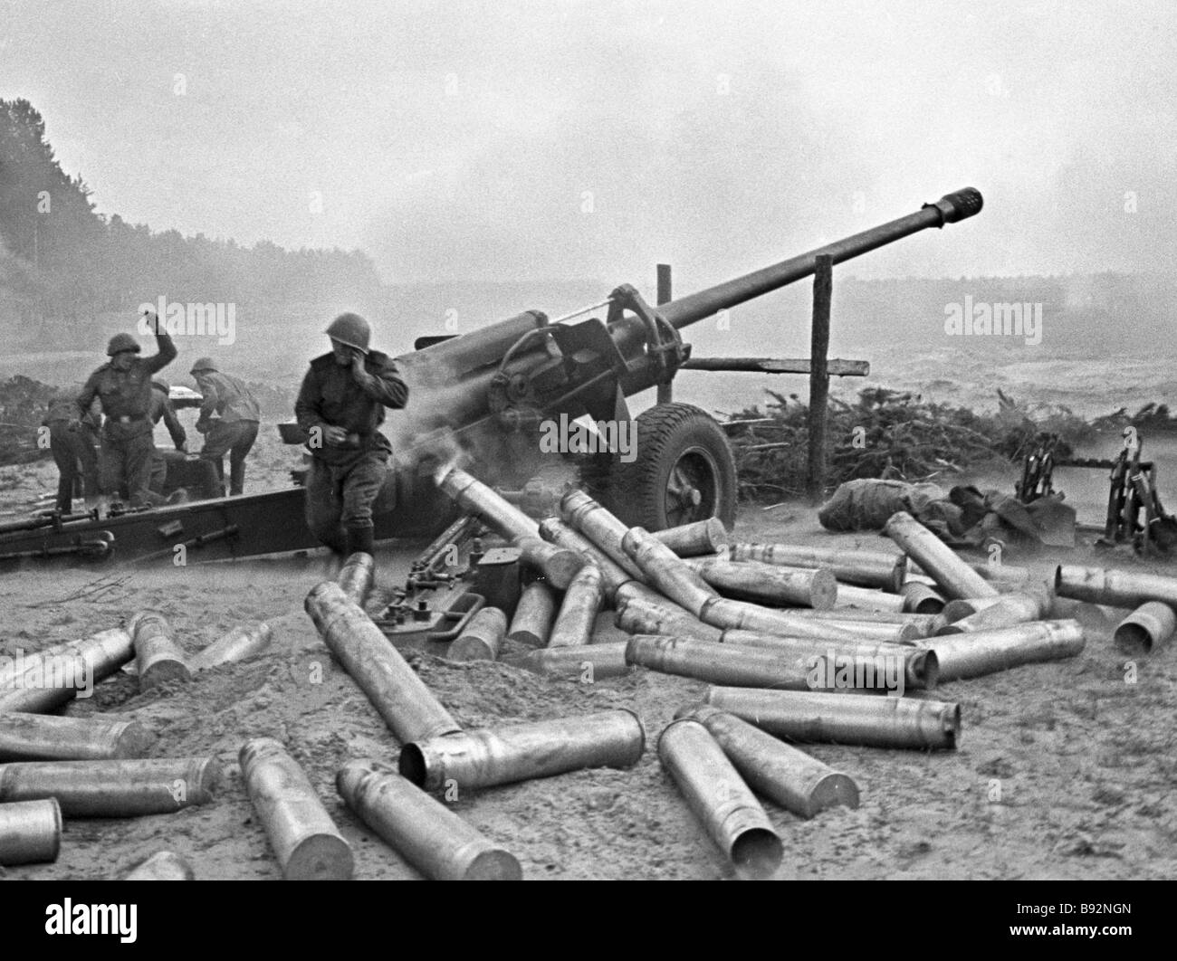 Artillery Shell Shells Black and White Stock Photos & Images - Alamy