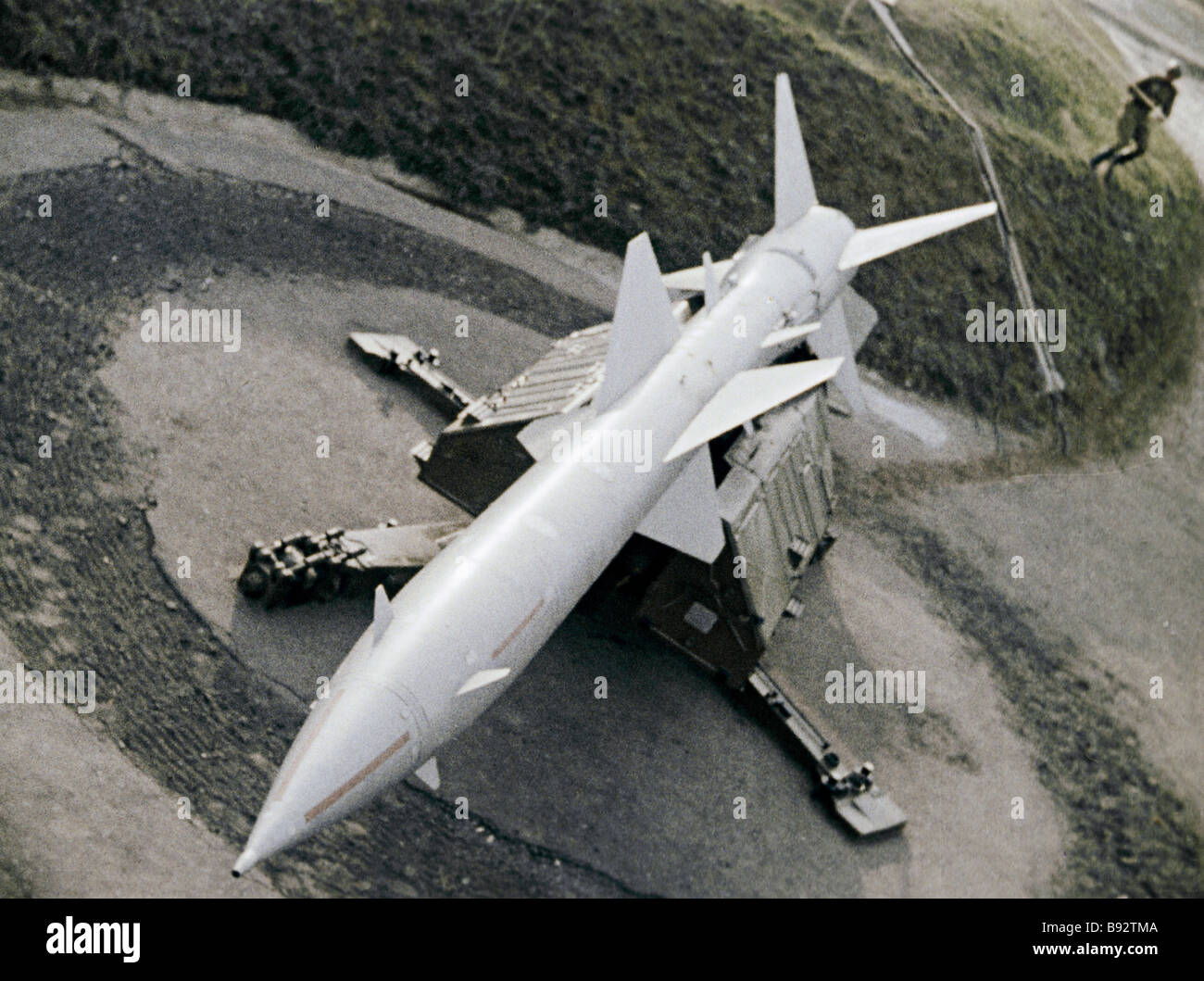 A surface to air missile launcher in a fire position Stock Photo - Alamy