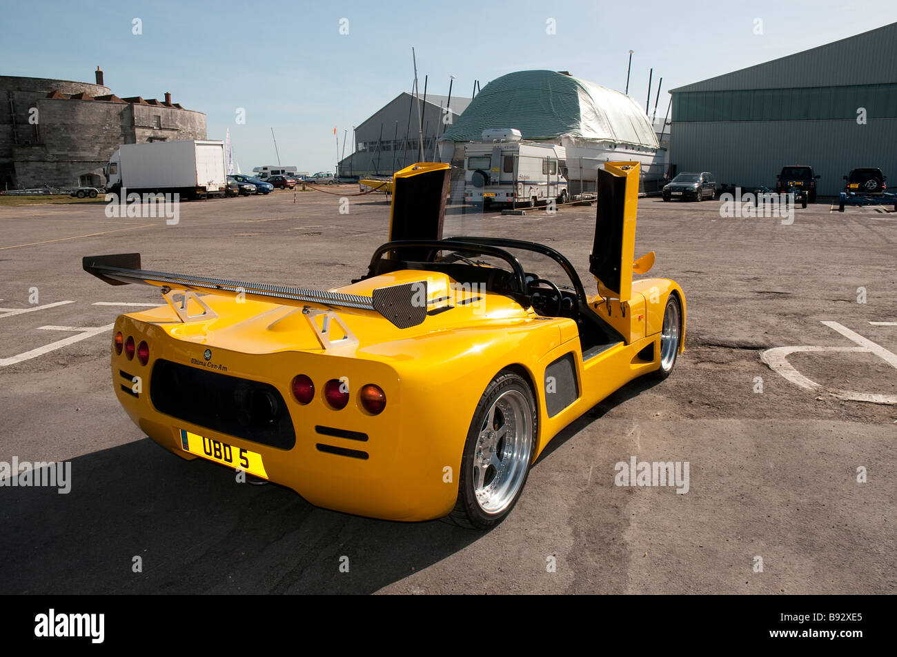 Yellow ultima car hi-res stock photography and images - Alamy