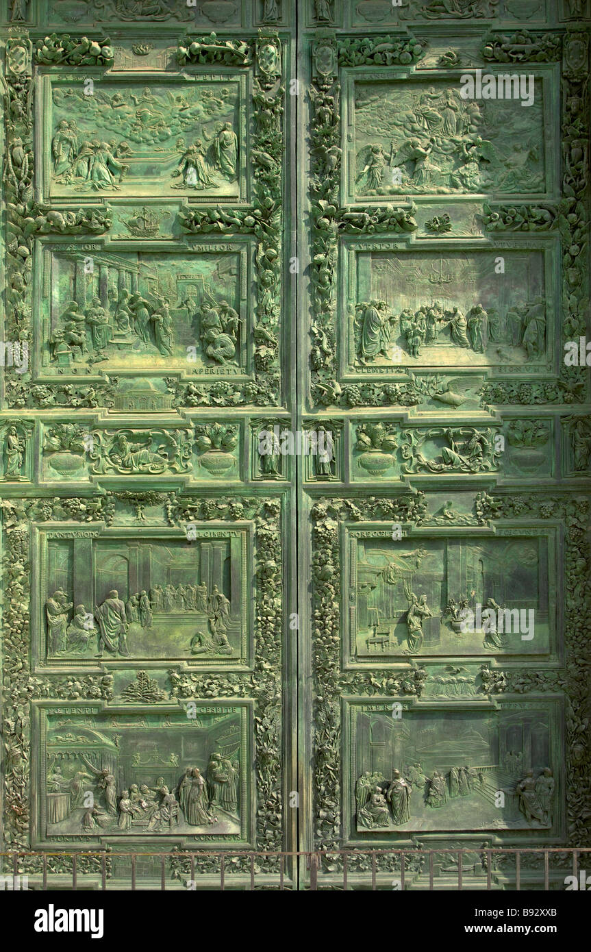 Pisa cathedral door hi-res stock photography and images - Alamy