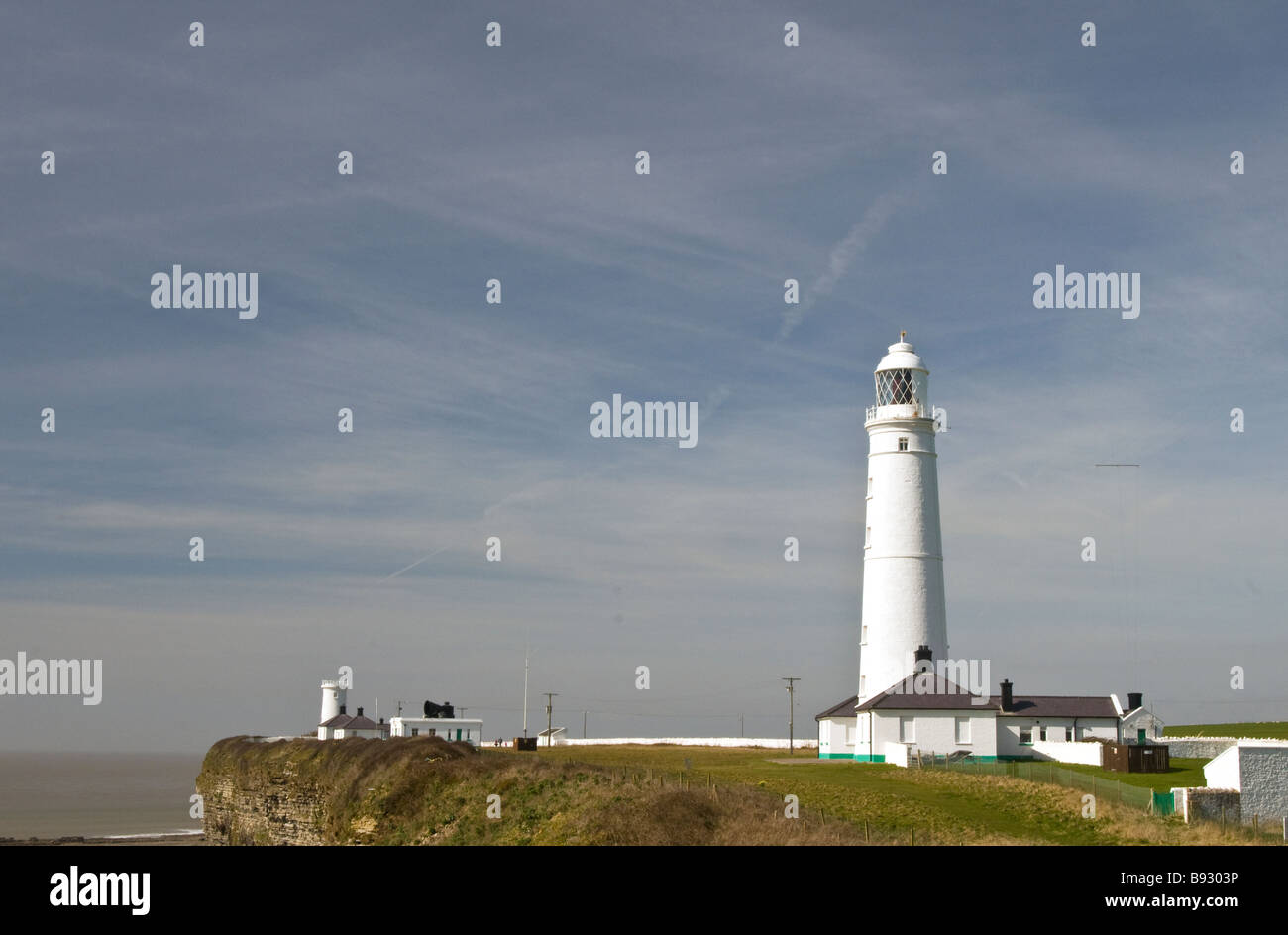 Nash point lighthouse coast sky hi-res stock photography and images - Alamy