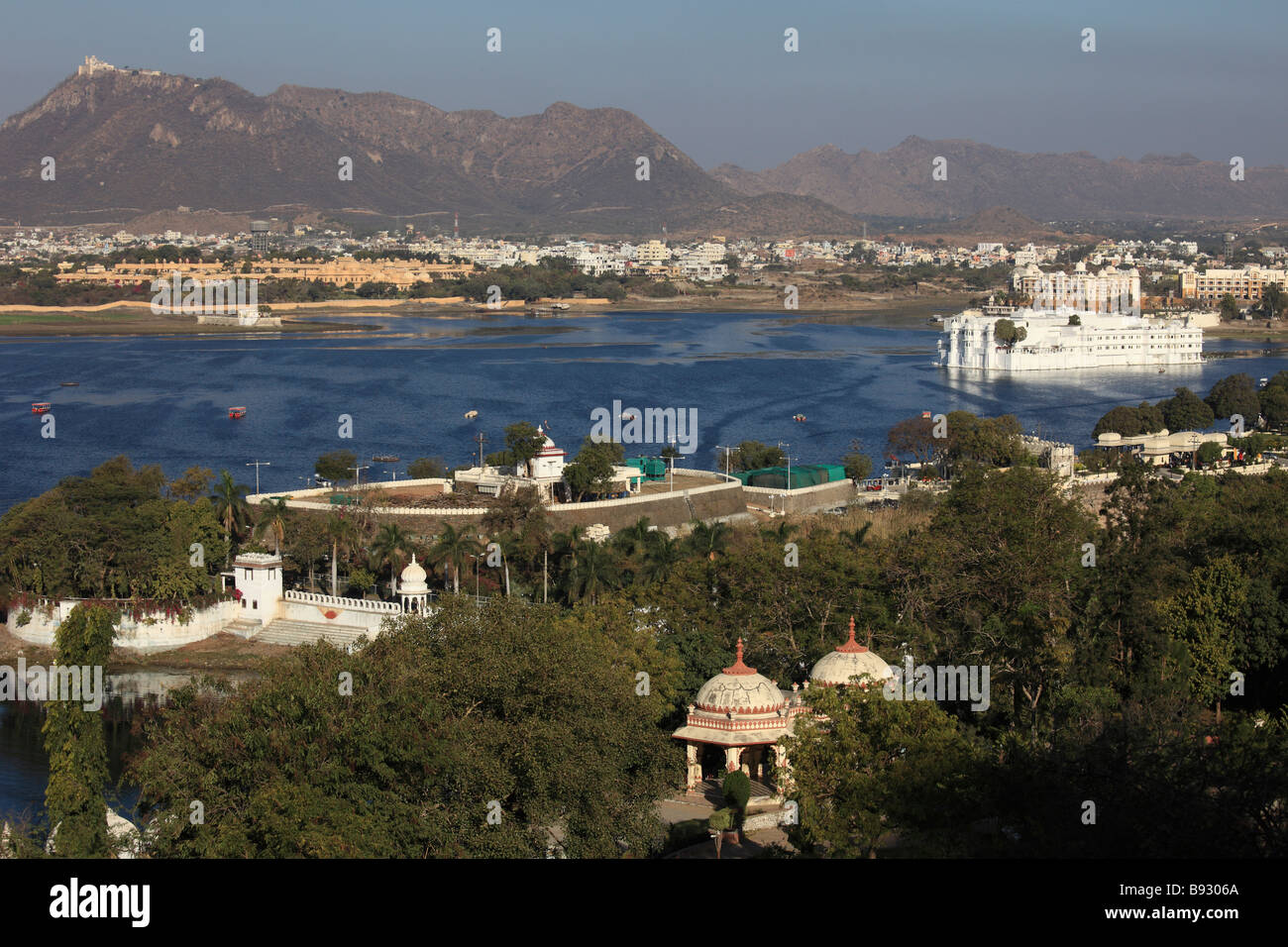 India Rajasthan Udaipur Lake Pichola Stock Photo - Alamy