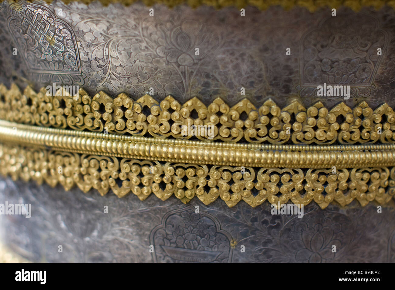 Tibetan metalwork and gold Stock Photo - Alamy