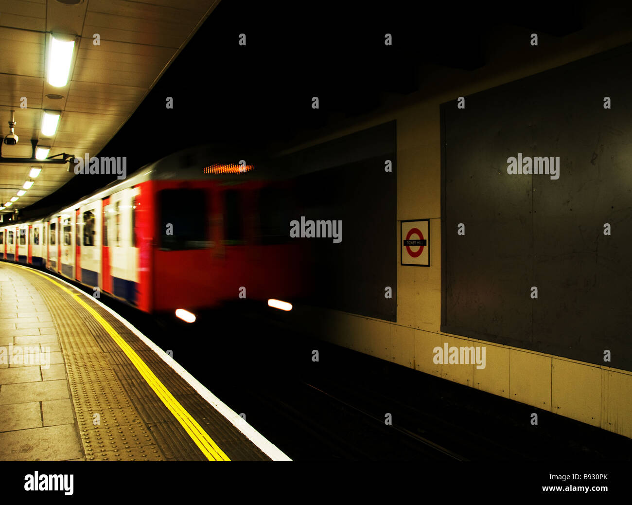 London underground train hi-res stock photography and images - Alamy