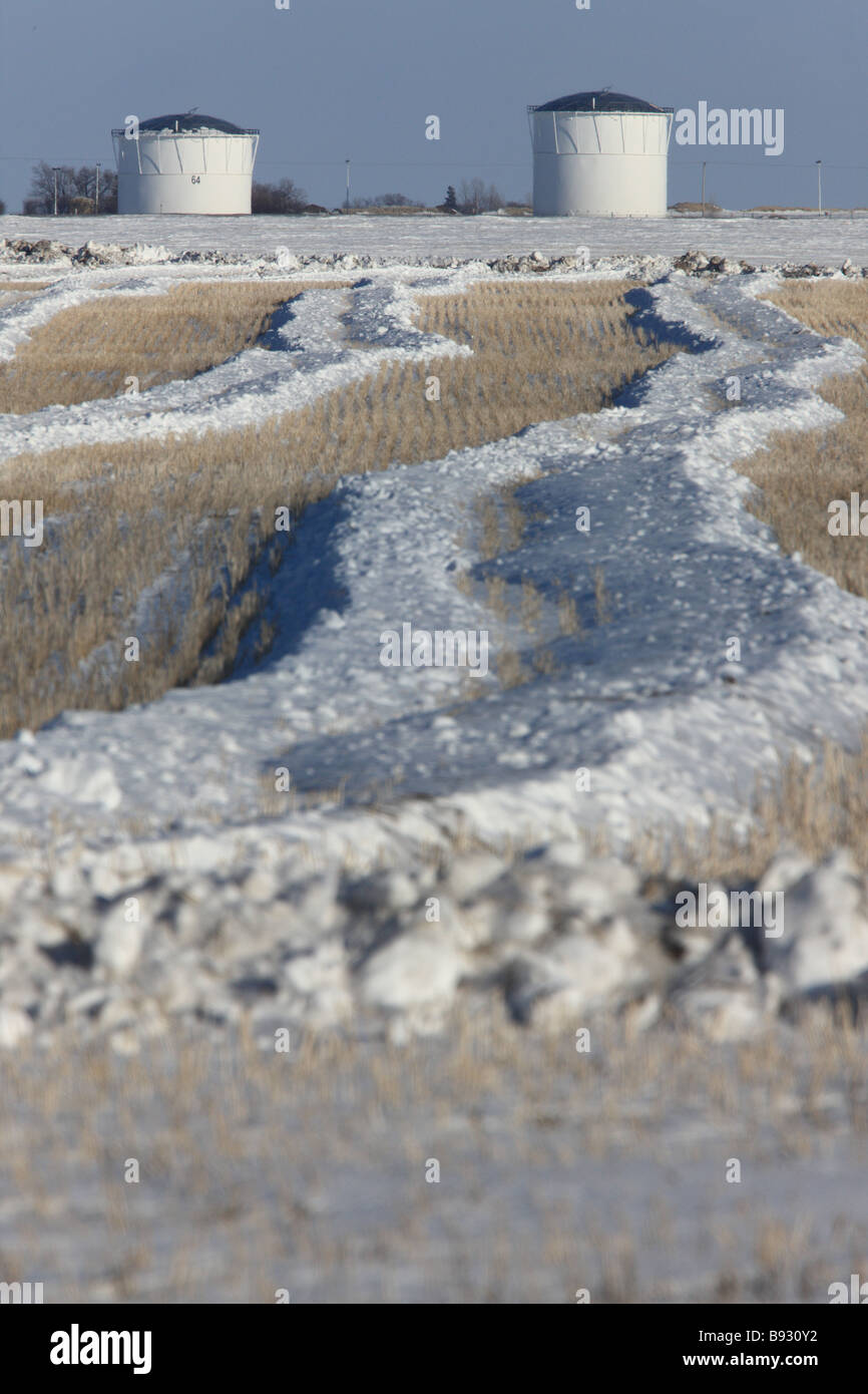 Gas transfer facilities hi-res stock photography and images - Alamy