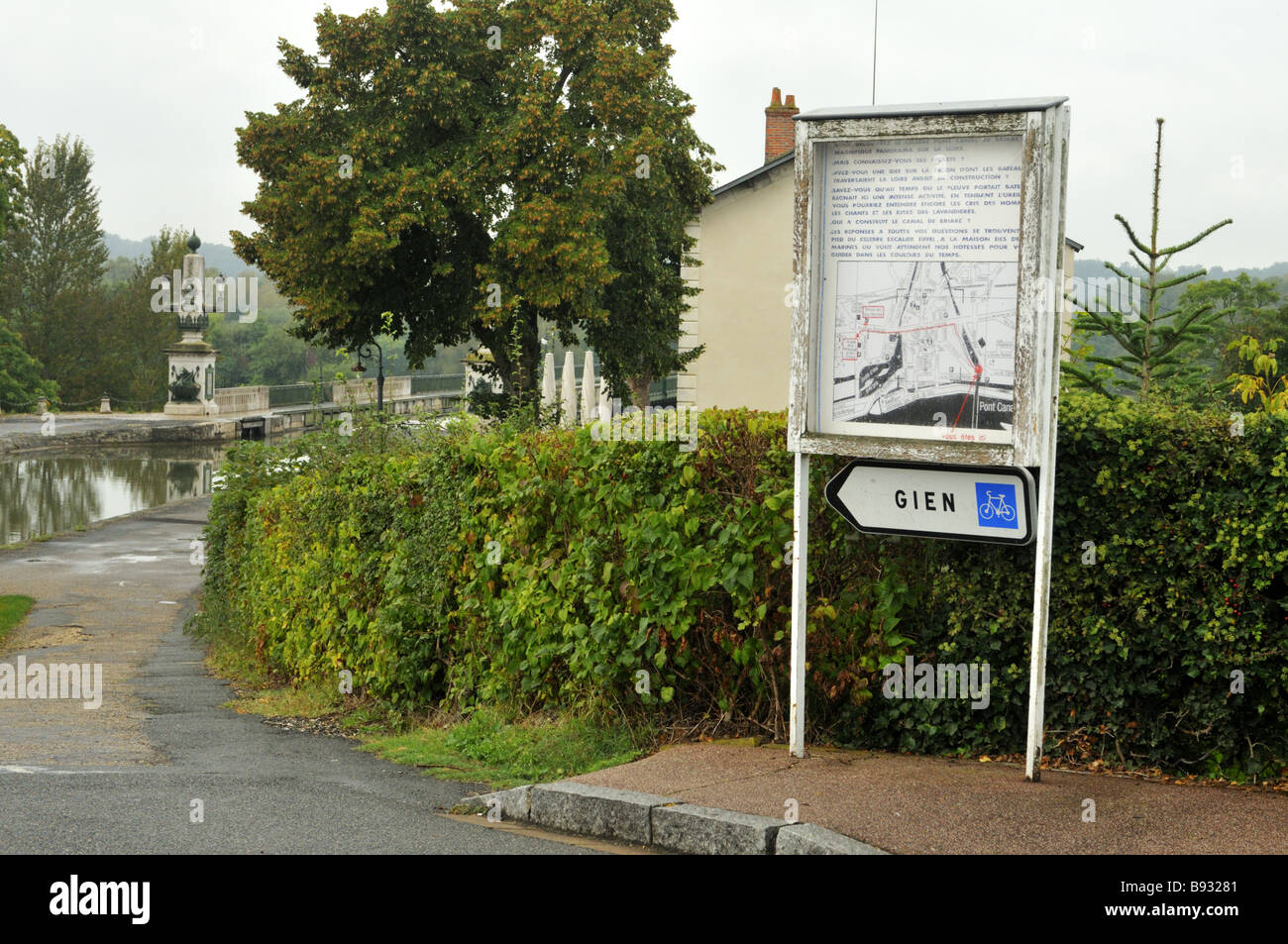 Cycle route to Gien from Biare France Stock Photo - Alamy