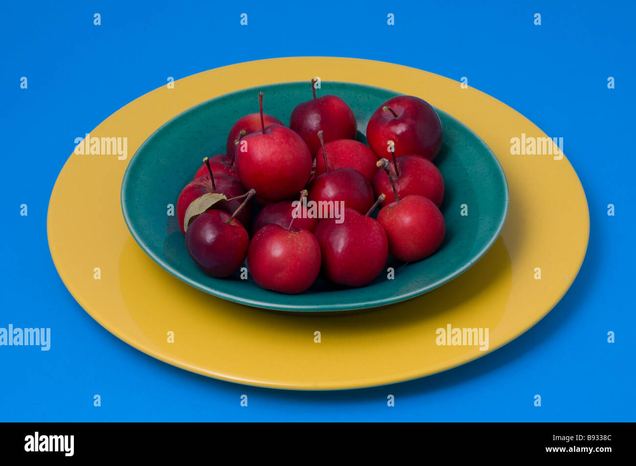 A bowl of crab apples Stock Photo - Alamy