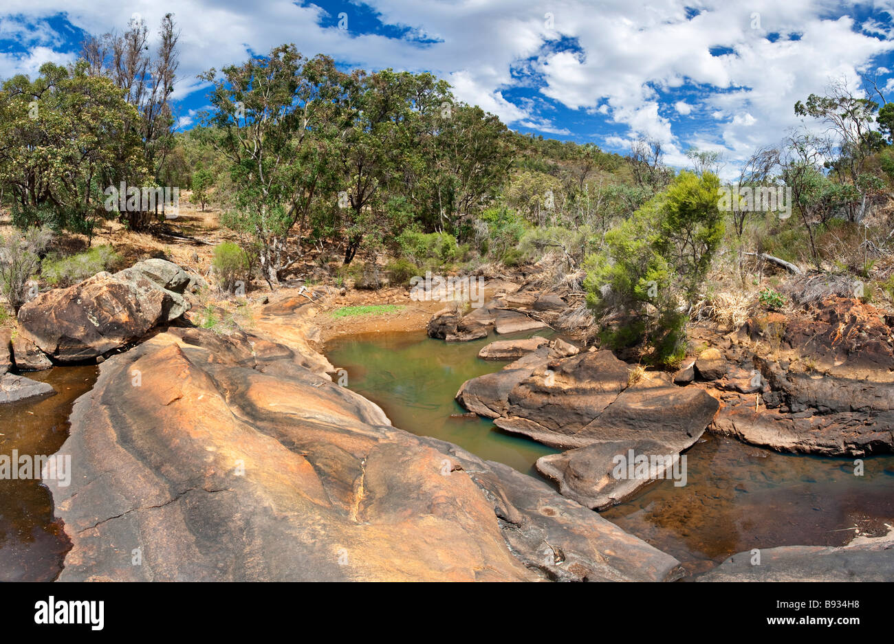 Serpentine River in Serpentine National Park on a summer's day. Perth ...