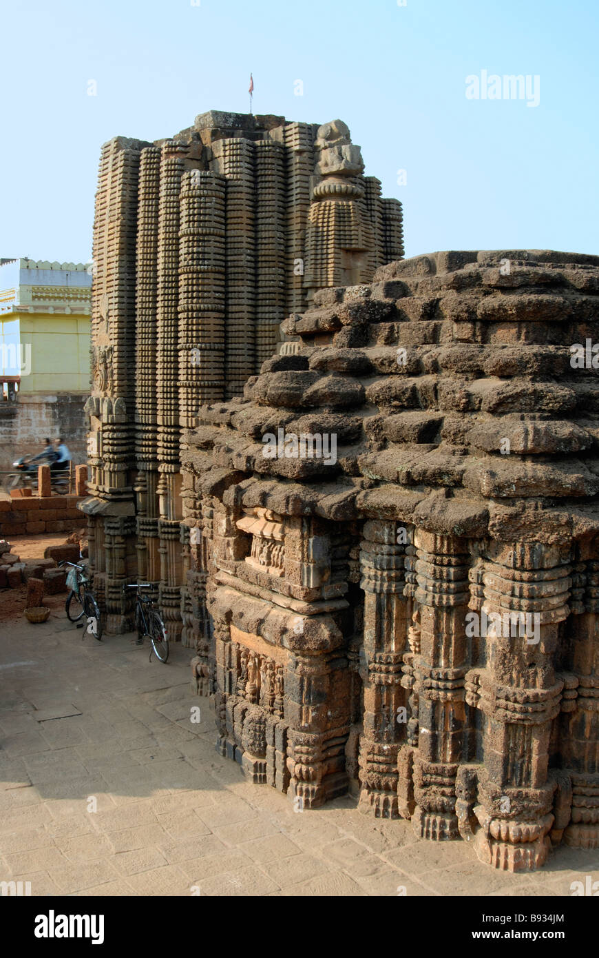 Broken hindu temple hi-res stock photography and images - Alamy