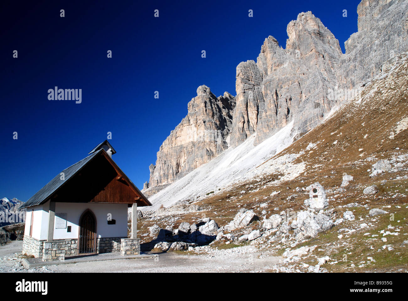 Chapel tre cime di lavaredo hi-res stock photography and images - Alamy