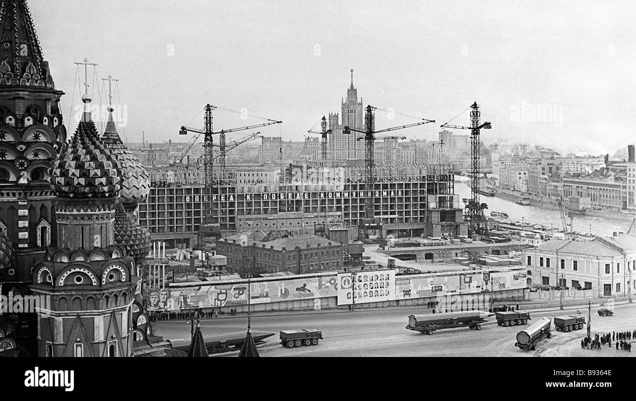Missiles that were displayed at the military parade in Red Square ...