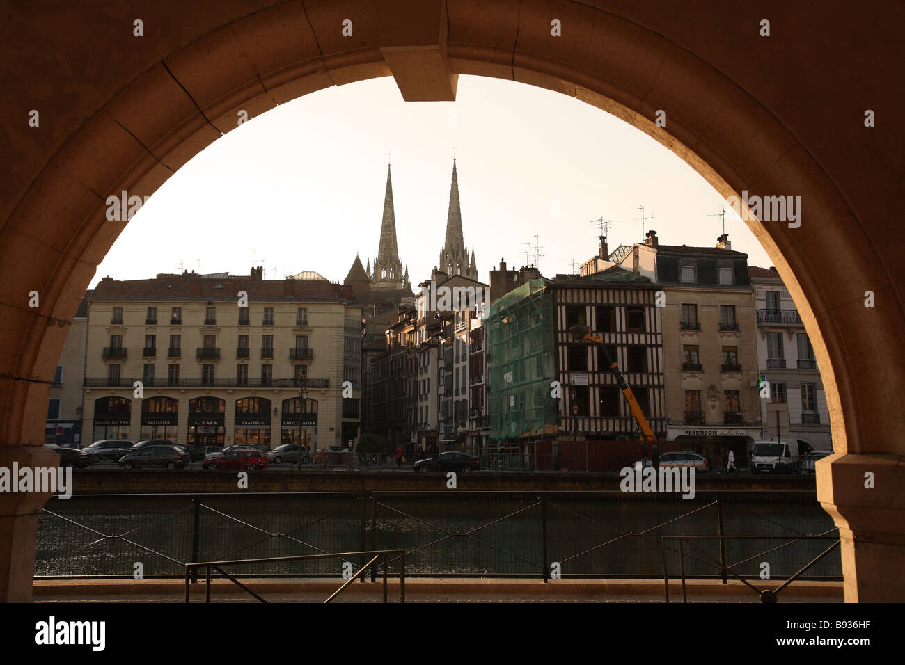 Seen through arch hi-res stock photography and images - Alamy