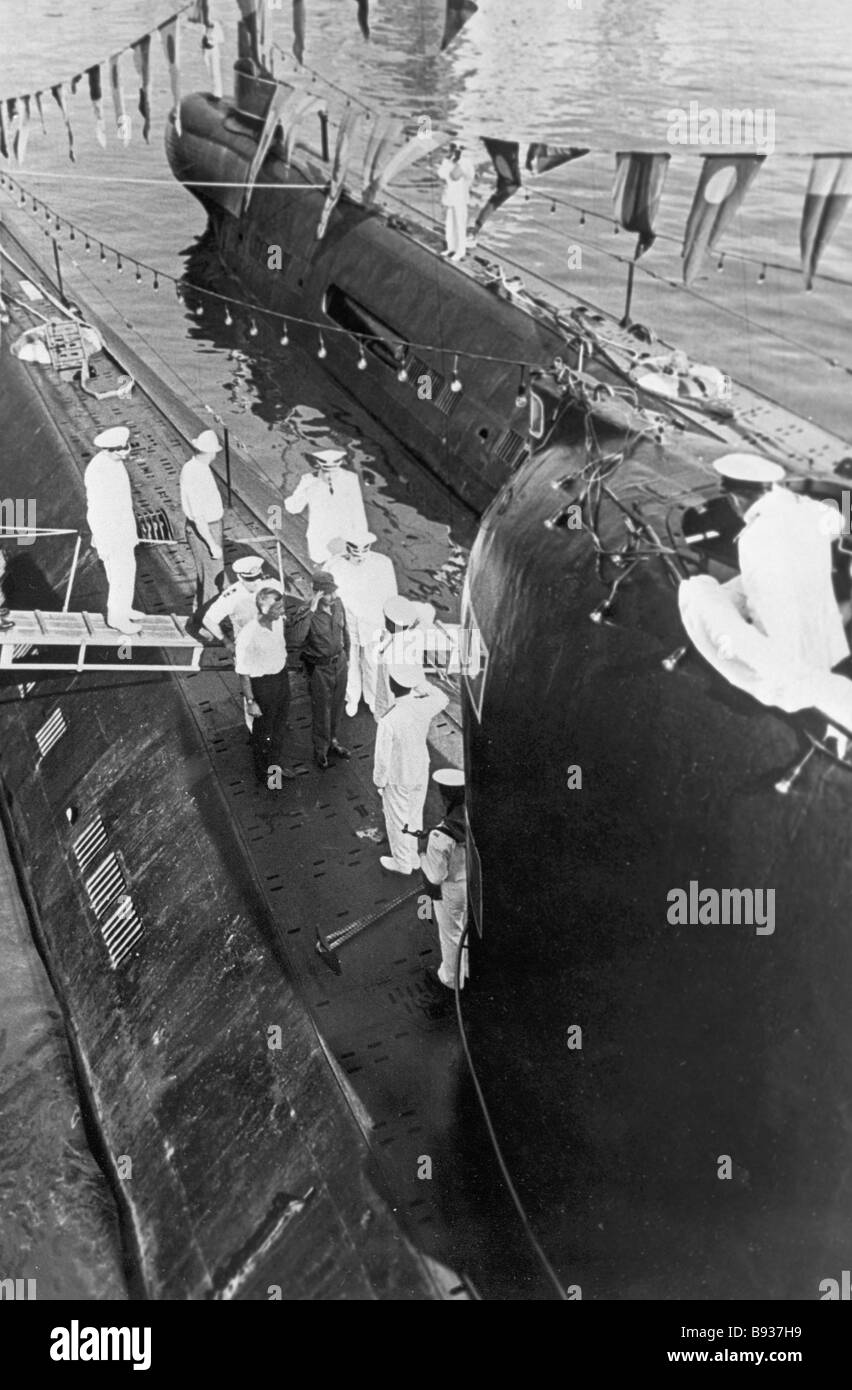 Raul Castro minister of the revolutionary armed forces of Cuba visiting ...