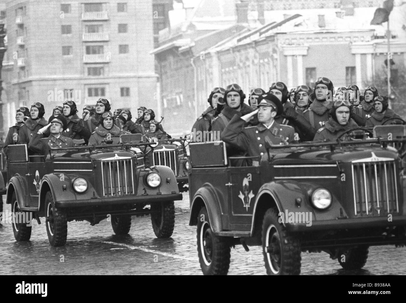 Military parade on Red Square in honor of the 55th anniversary of the ...