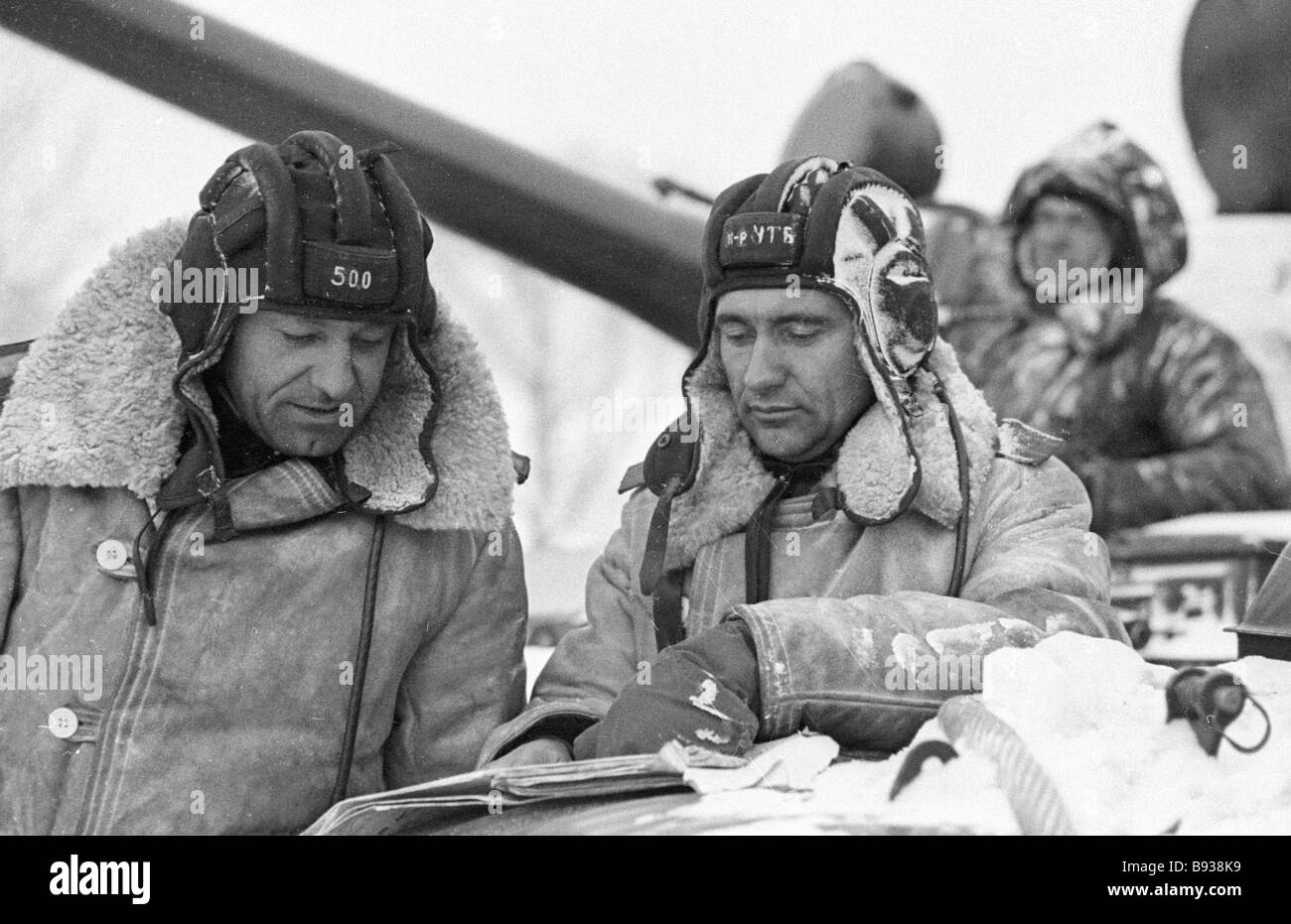 Commanders of tank units specify the route Stock Photo - Alamy