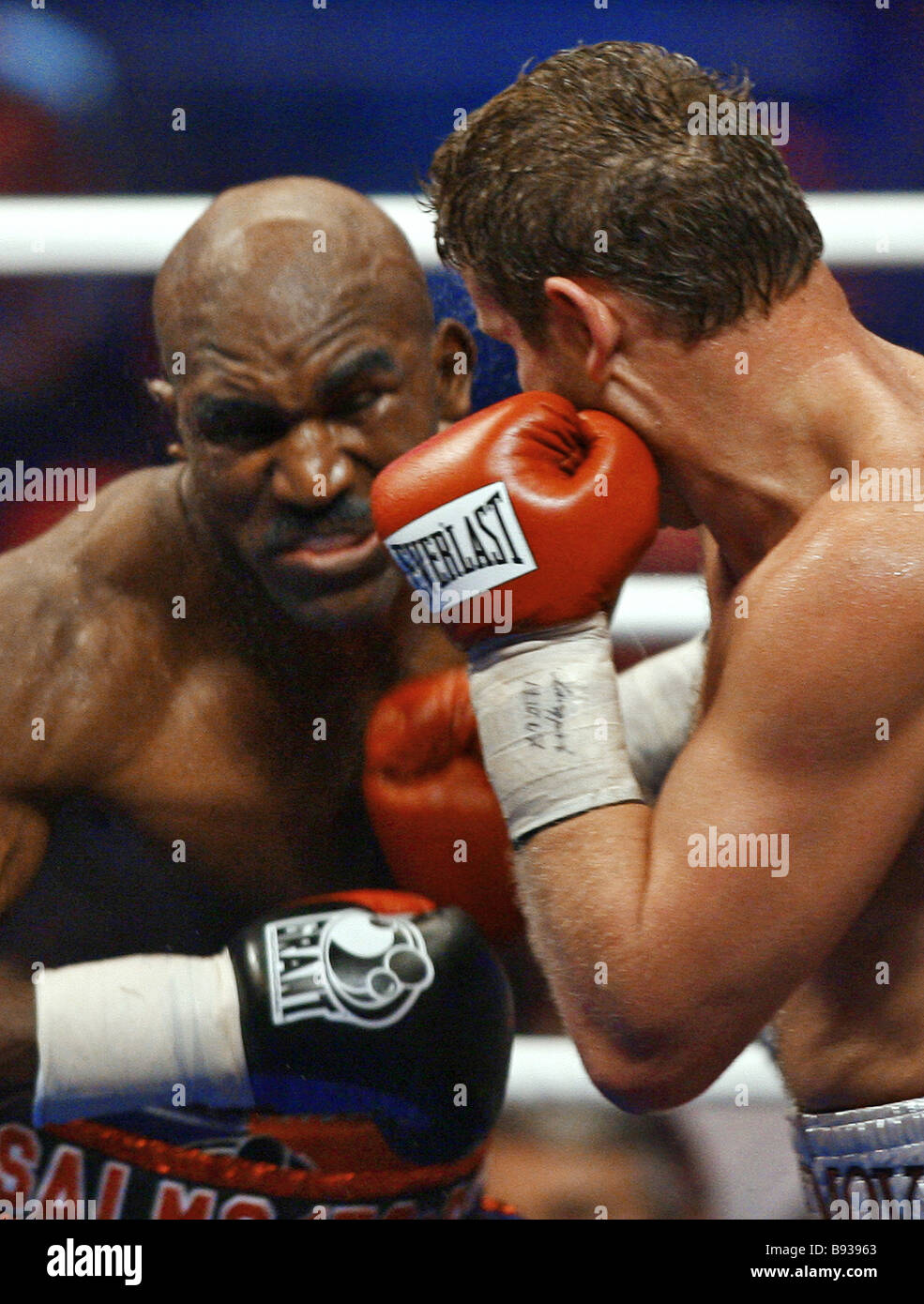 WBO world heavyweight champion Sultan Ibragimov of Russia and the ...