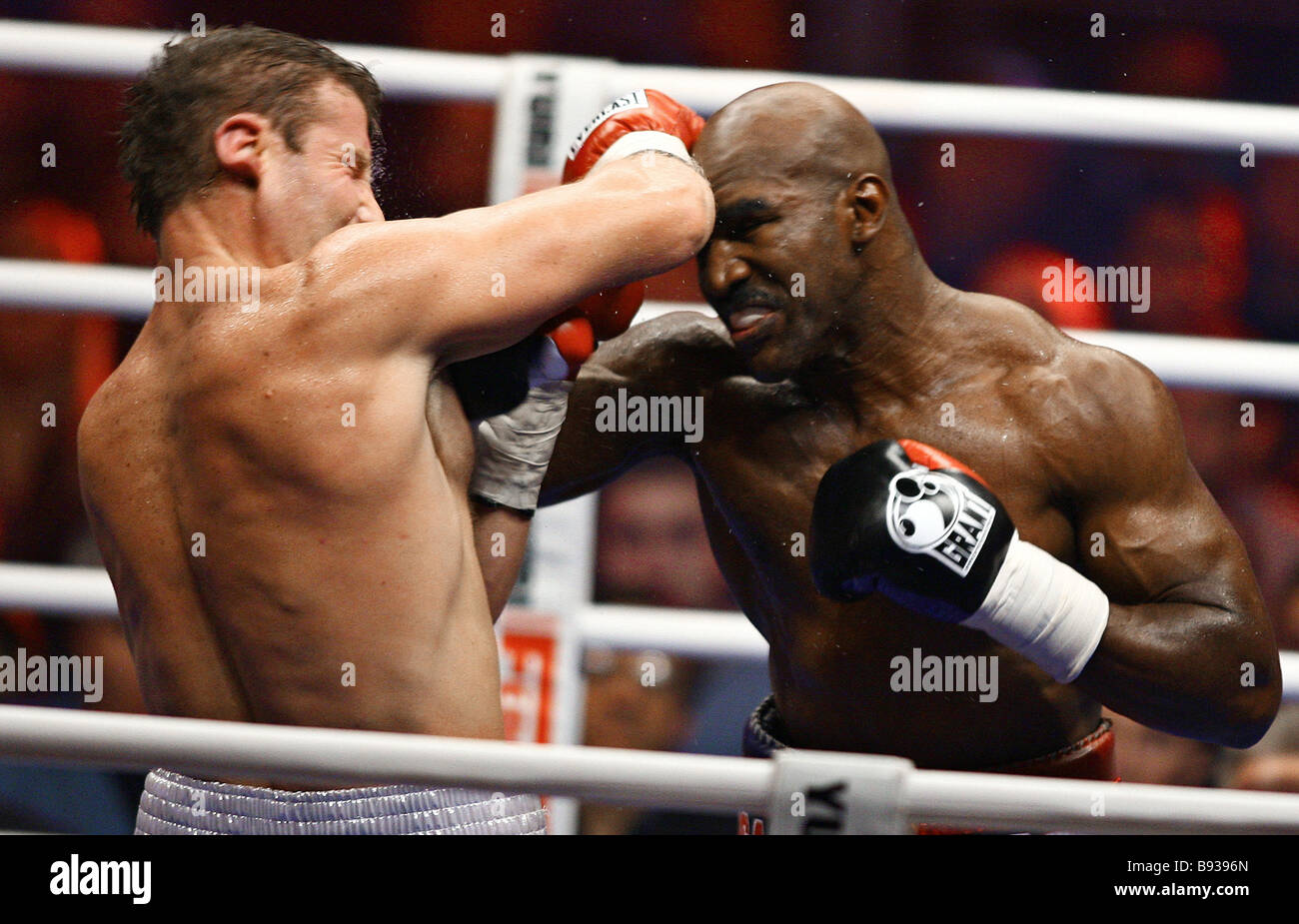 WBO world heavyweight champion Sultan Ibragimov of Russia left and ...