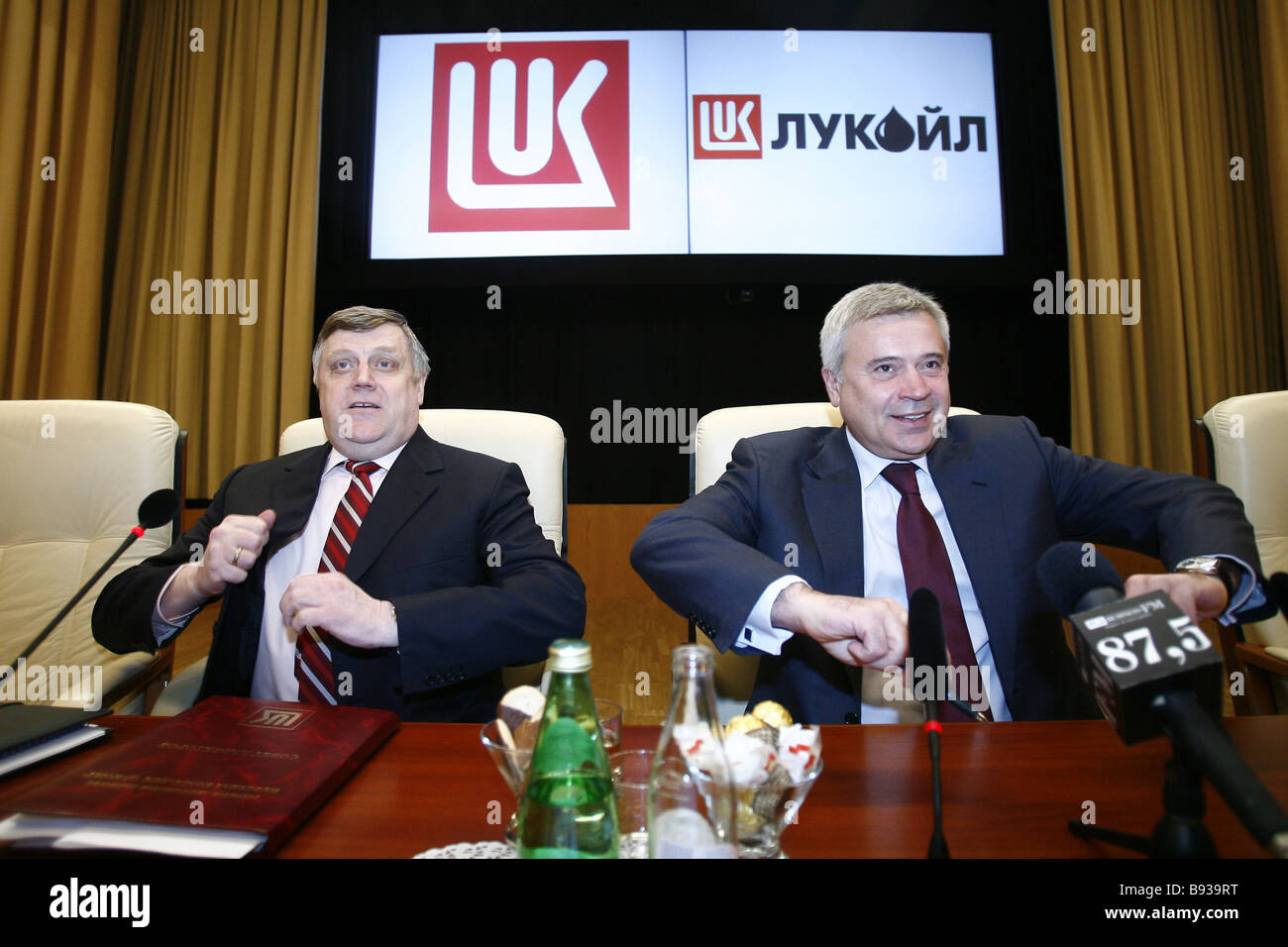 Vagit Alekperov the president of Lukoil right at a news conference on ...