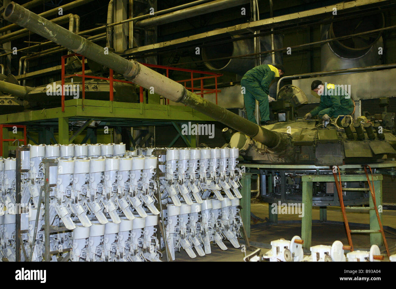 Assembling T 80 main battle tanks at the State Unitary Enterprise Omsk ...