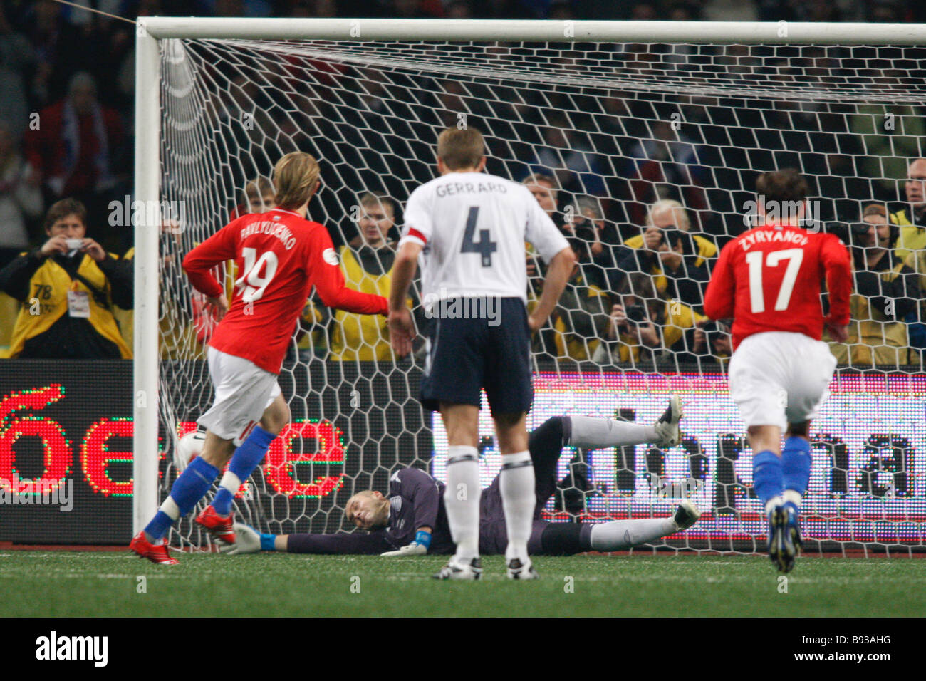 Roman Pavlyuchenko 19 slams home the penalty in the England Russia ...