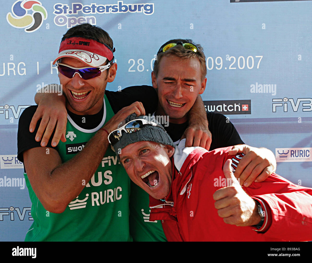 From left in the background Dmitry Barsuk and Igor Kolodinsky of Russia ...