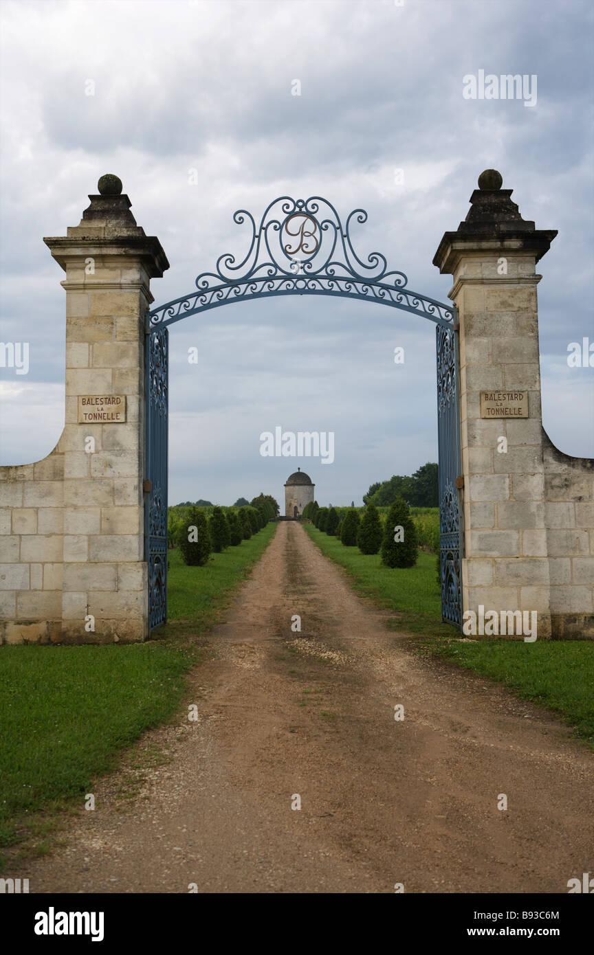 Vineyard gates hi-res stock photography and images - Alamy
