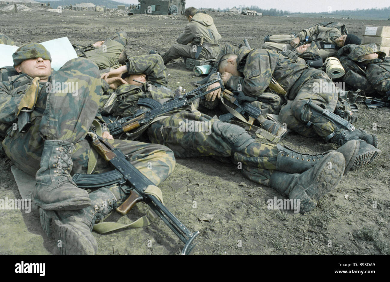 Sleeping Soldiers Stock Photos & Sleeping Soldiers Stock Images - Alamy