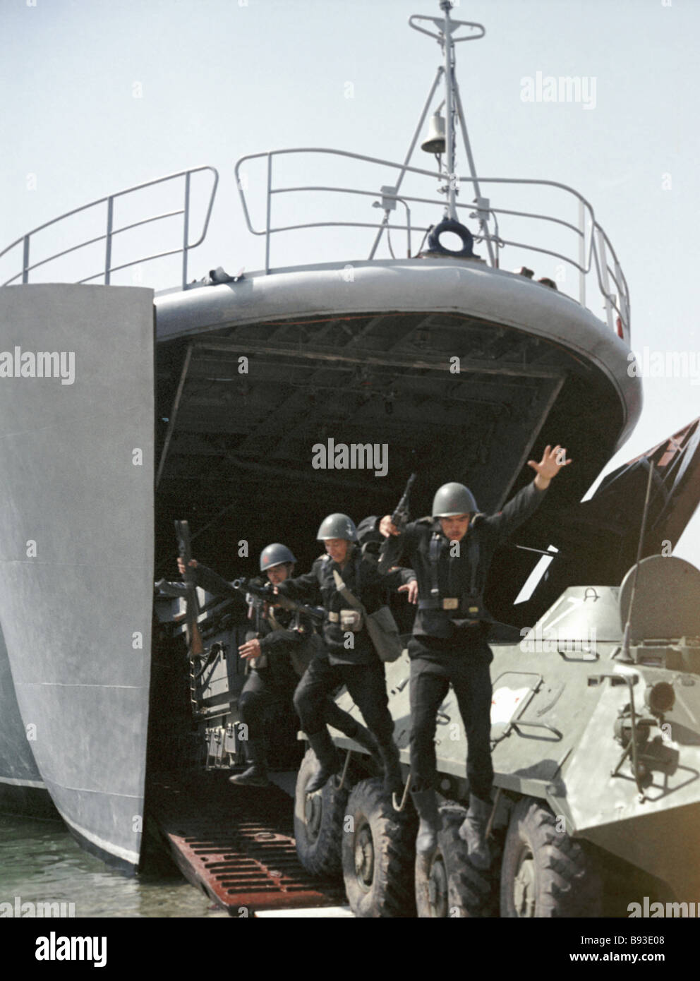 Disembarking Ship High Resolution Stock Photography and Images - Alamy