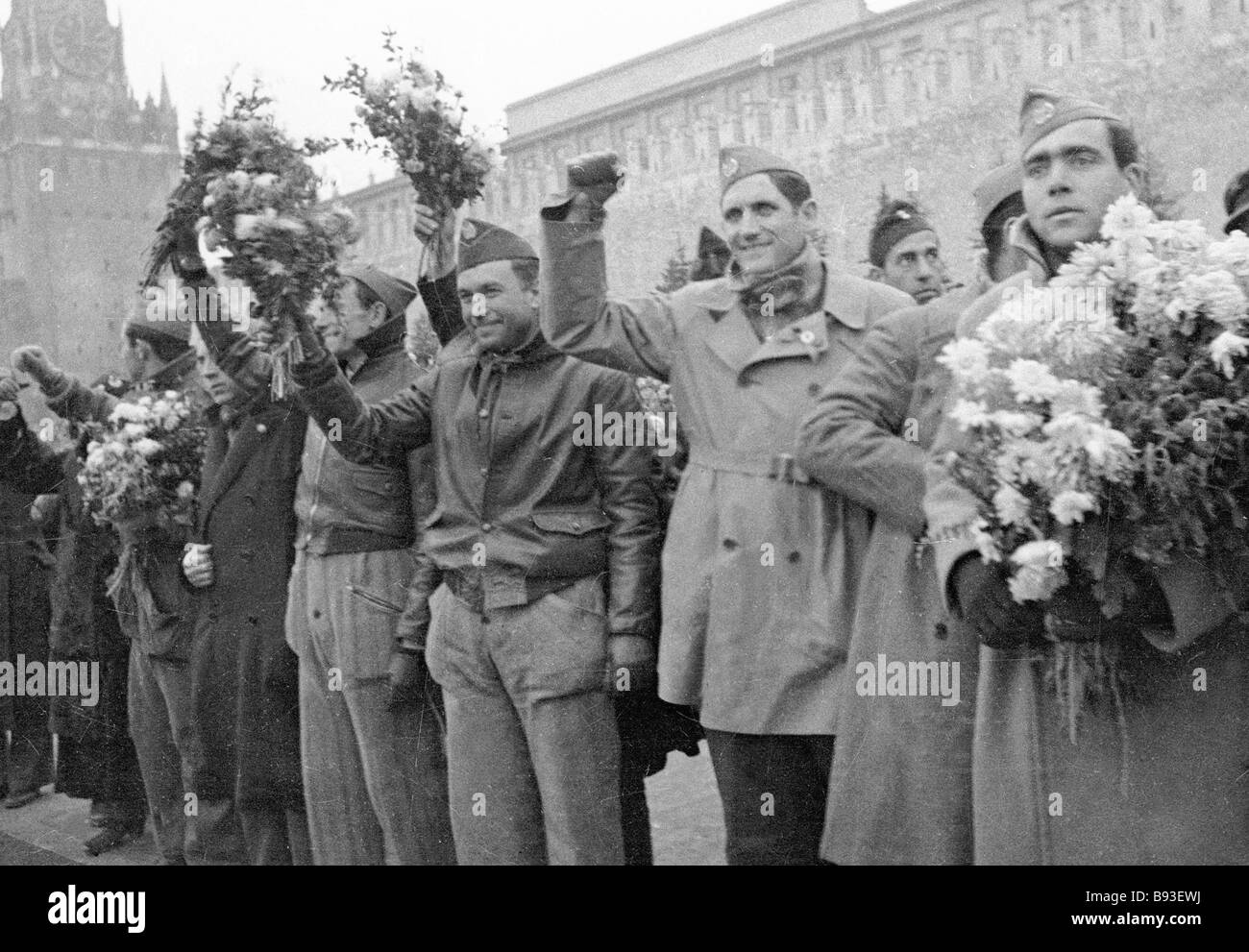 Combatants of the Spanish Republican Army in Red Square Stock Photo - Alamy
