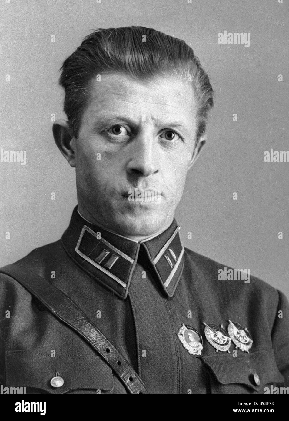 Alexander Rodimtsev Hero of the Soviet Union Spanish Civil War veteran ...