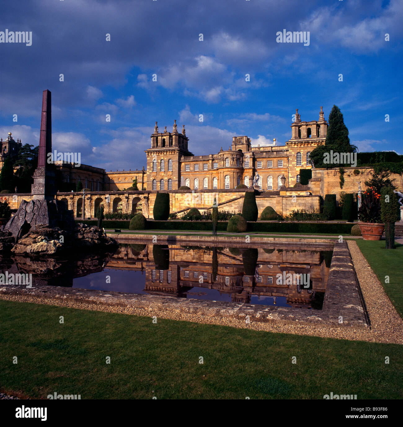 Blenheim Palace reflected in pool of Water Garden, showing west side ...