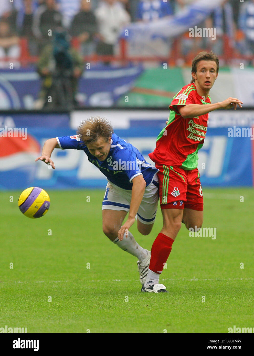 Soccer players of the Dynamo Moscow and Lokomotiv Moscow teams Ruslan ...