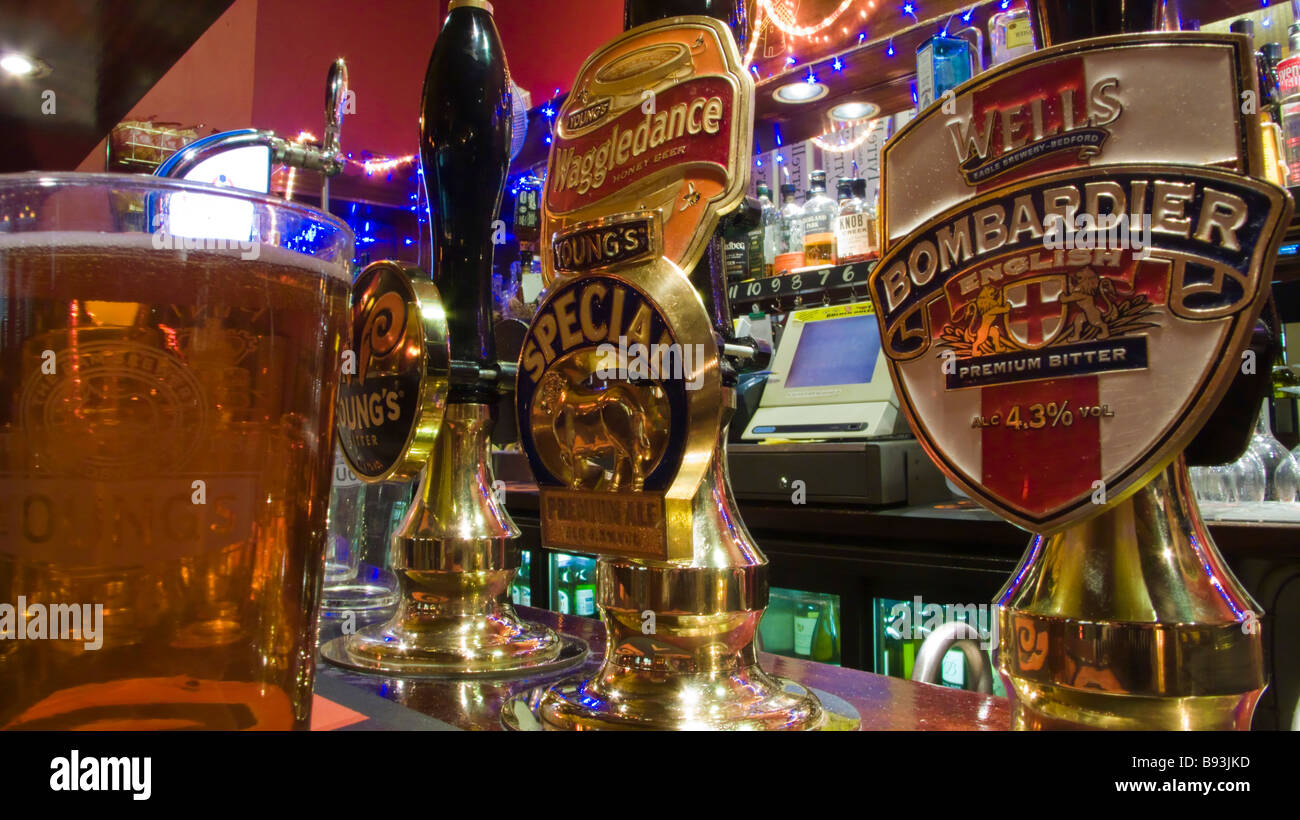 Real ale beer pump pumps hi-res stock photography and images - Alamy