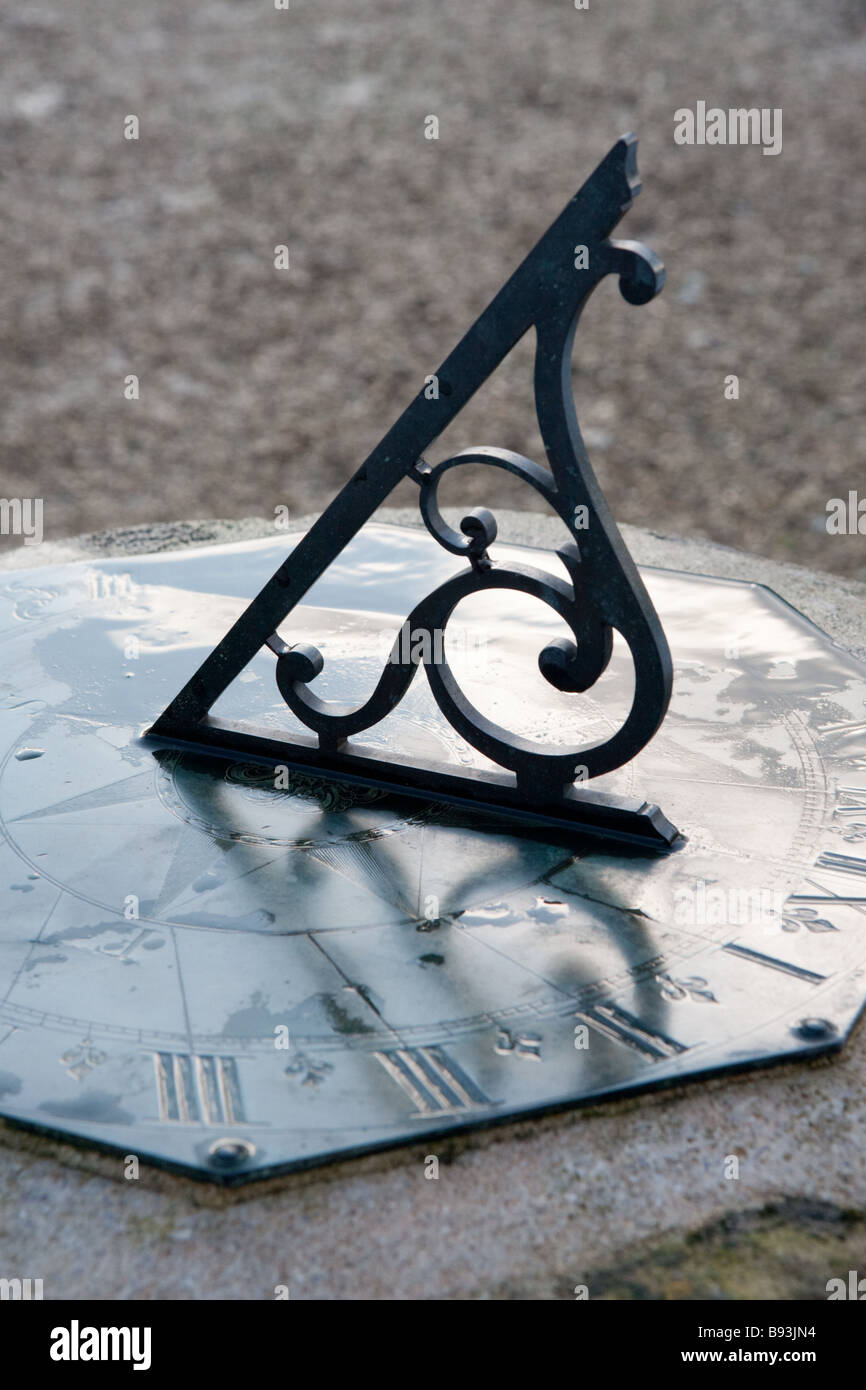 Sundial outdoor garden hi-res stock photography and images - Alamy