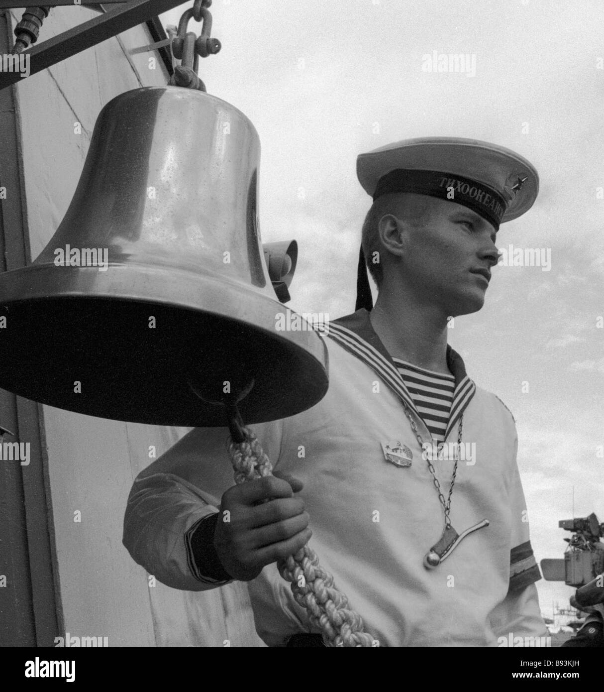 Pacific Fleet a duty seaman ringing the bells Stock Photo - Alamy