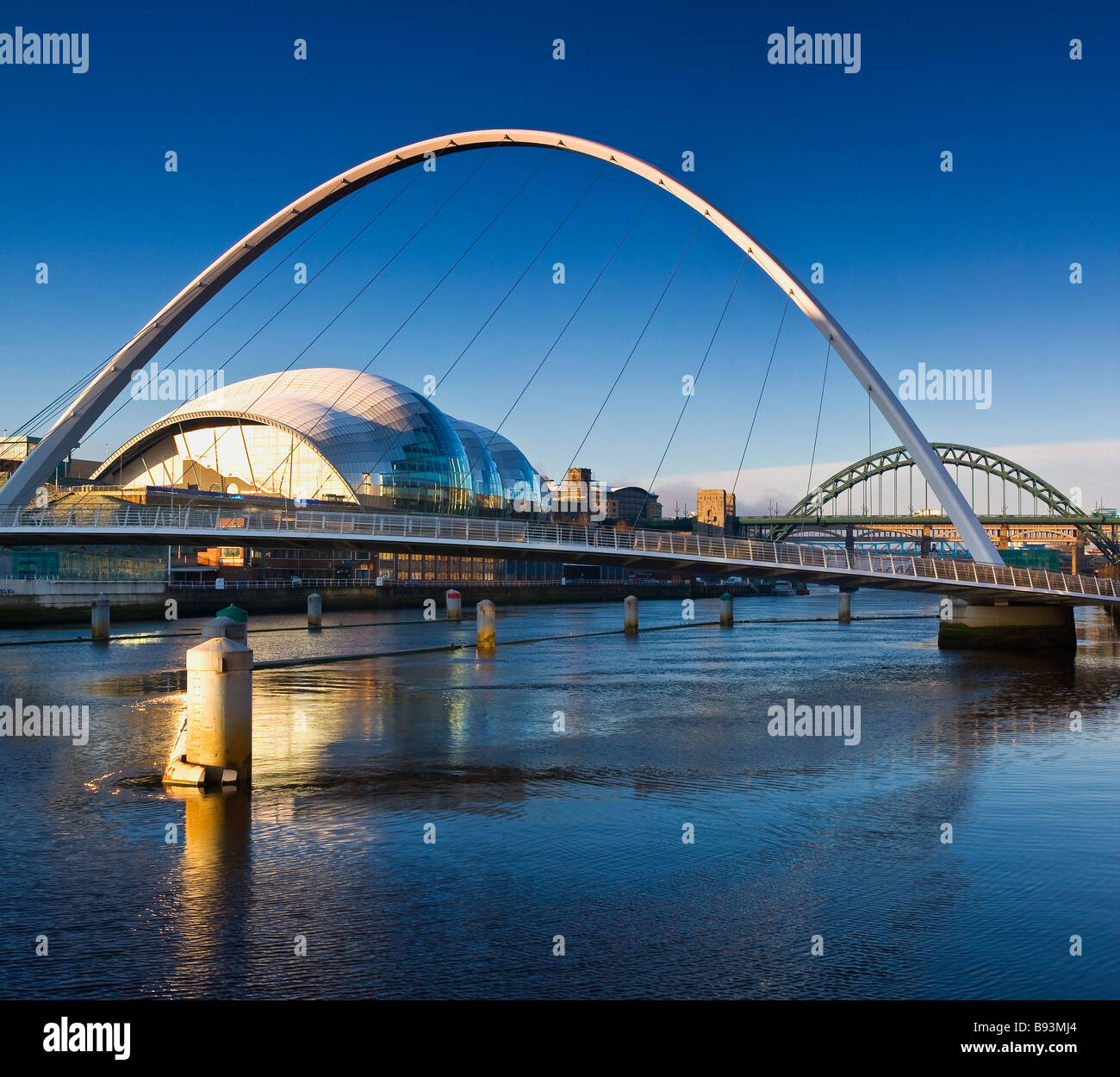 New tyne bridge hi-res stock photography and images - Alamy
