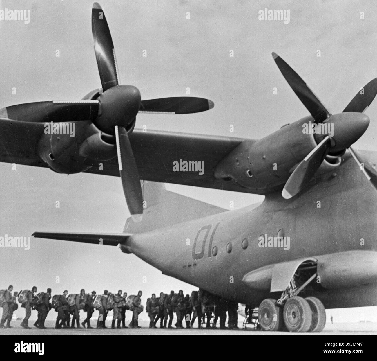 Commandoes boarding the plane for bailing out Stock Photo - Alamy