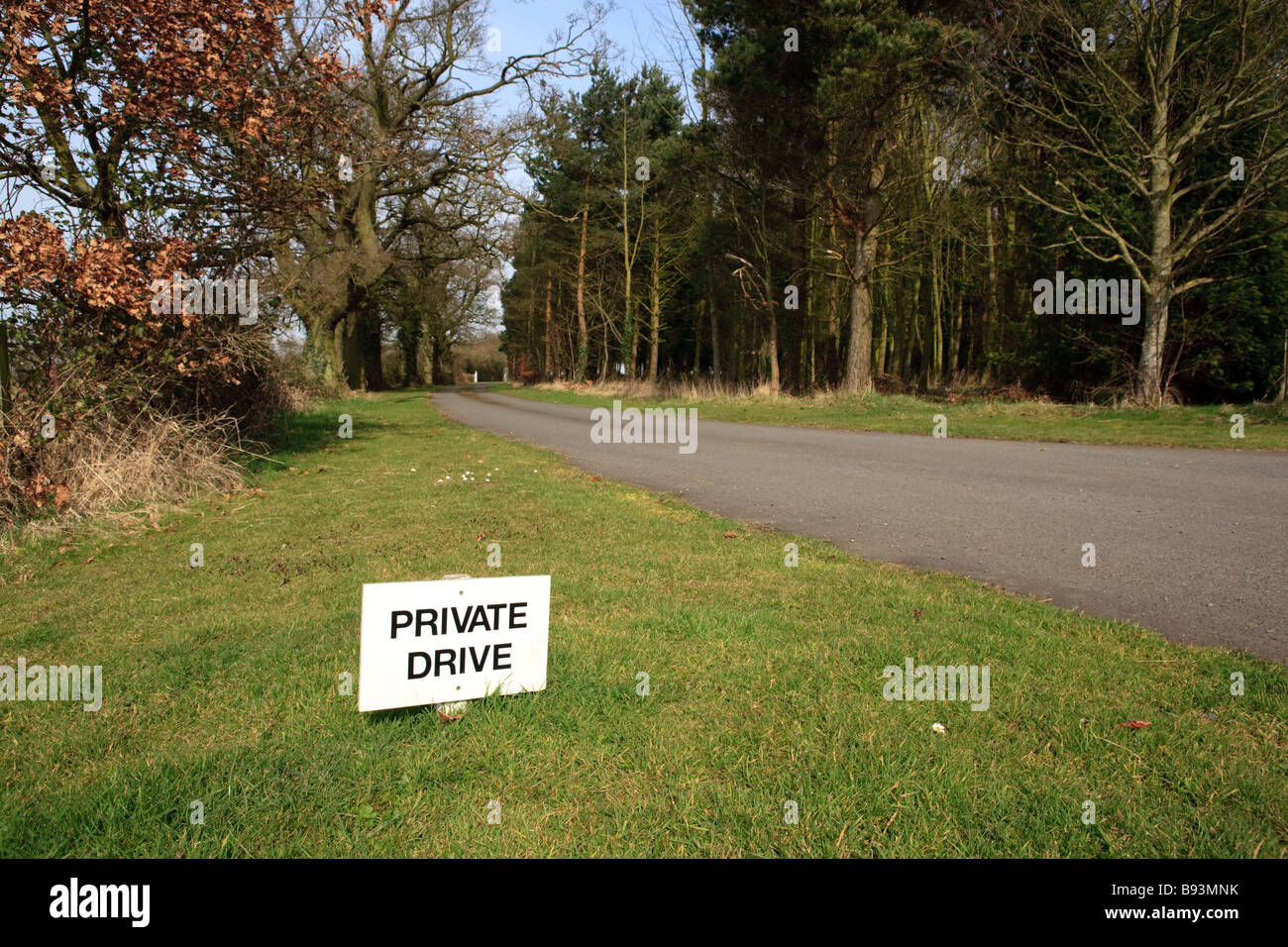 Private road no entry sign hi-res stock photography and images - Alamy