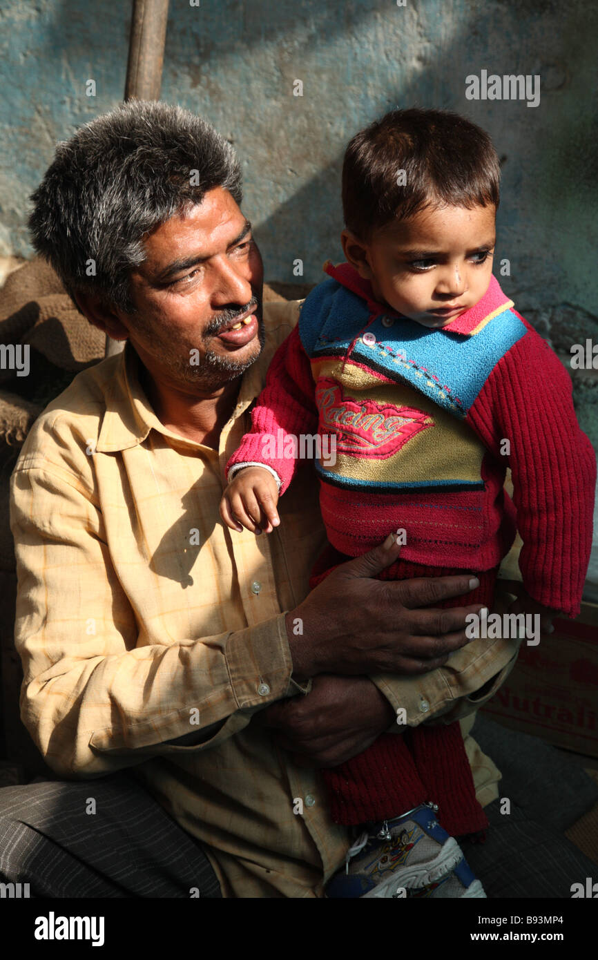 Indian dad and daughter hugging hi-res stock photography and images - Alamy