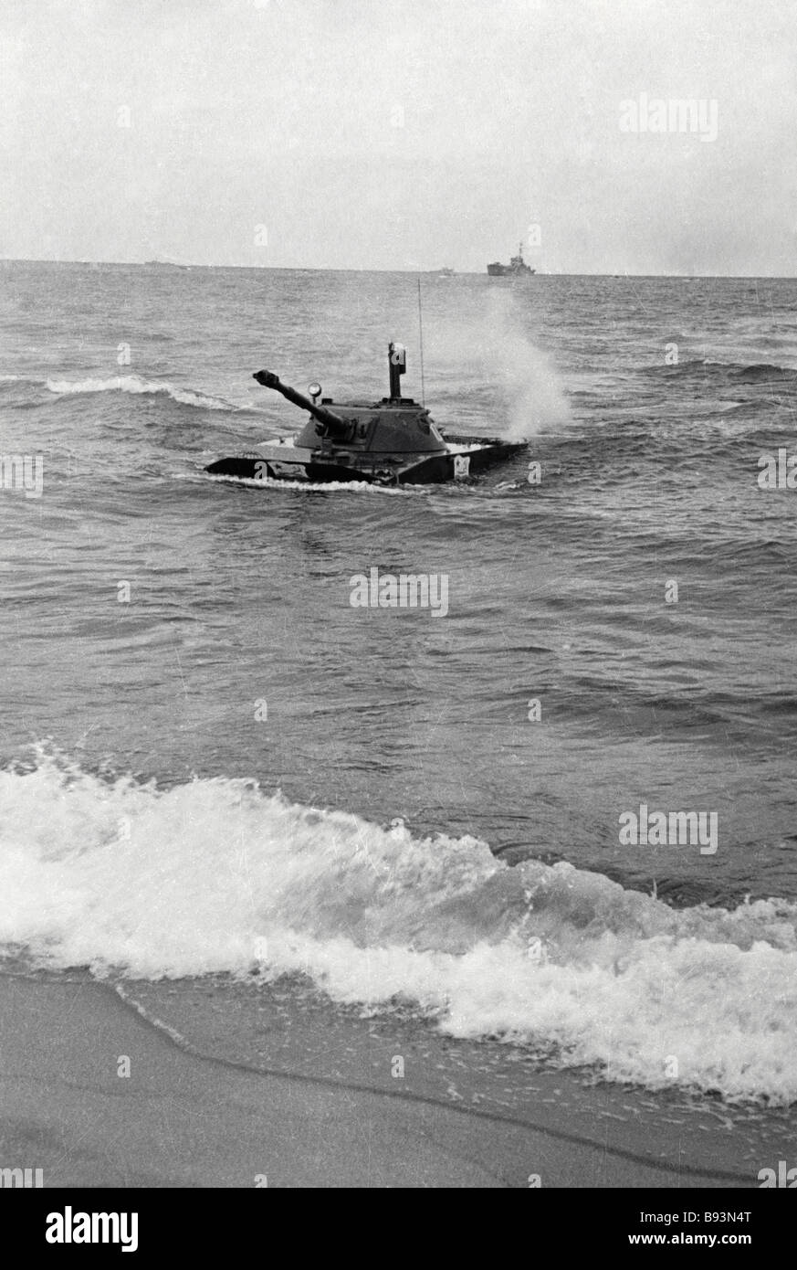An amphibious tank during a marine exercise Stock Photo - Alamy