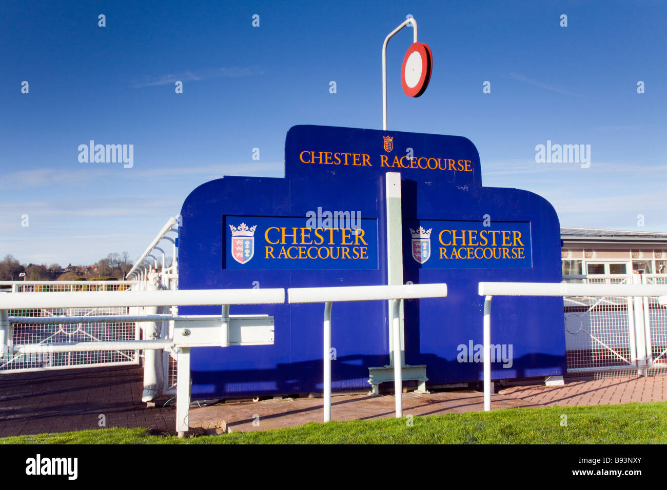 Chester racecourse hi-res stock photography and images - Alamy