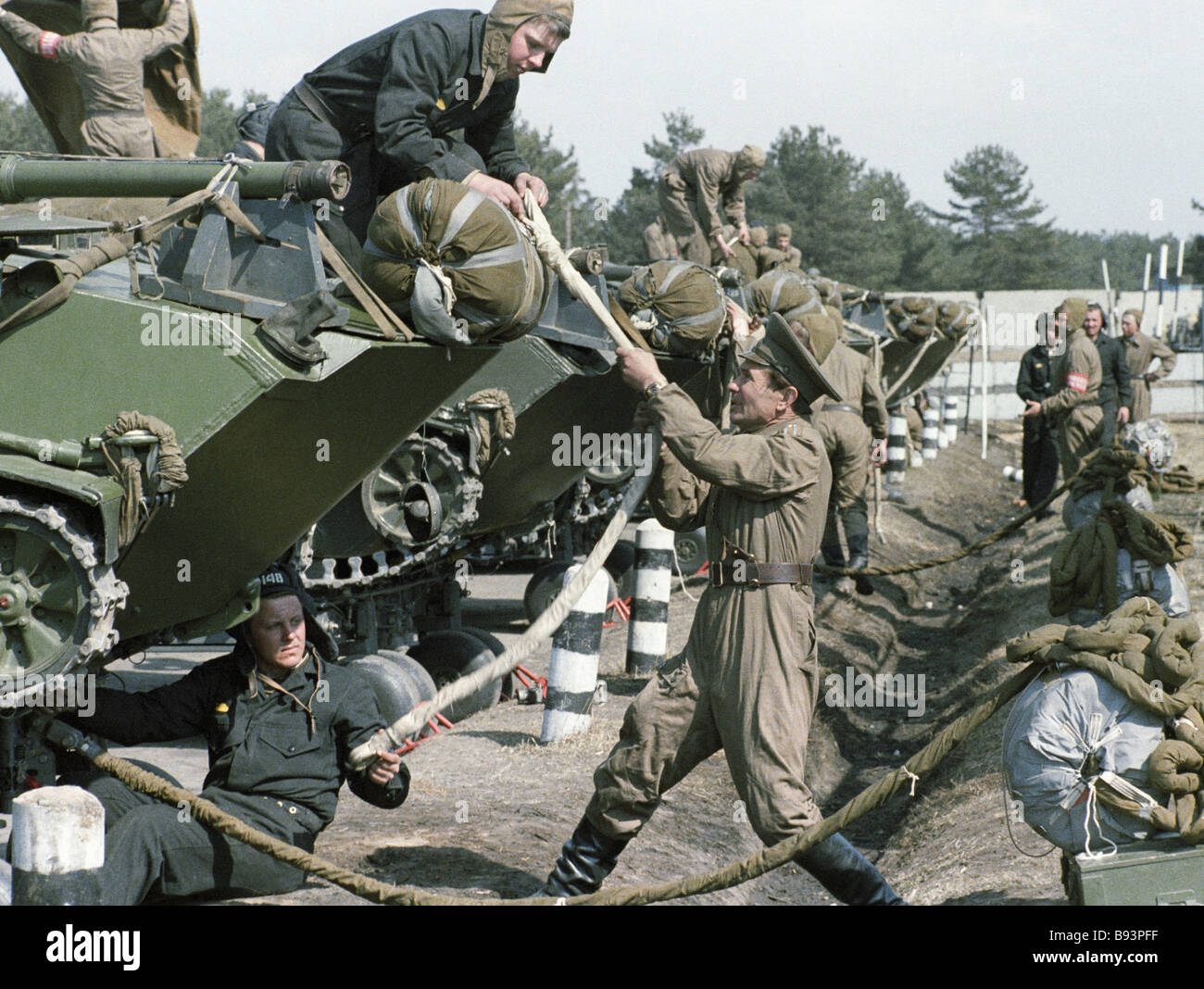Airborne Infantry Division High Resolution Stock Photography and Images ...