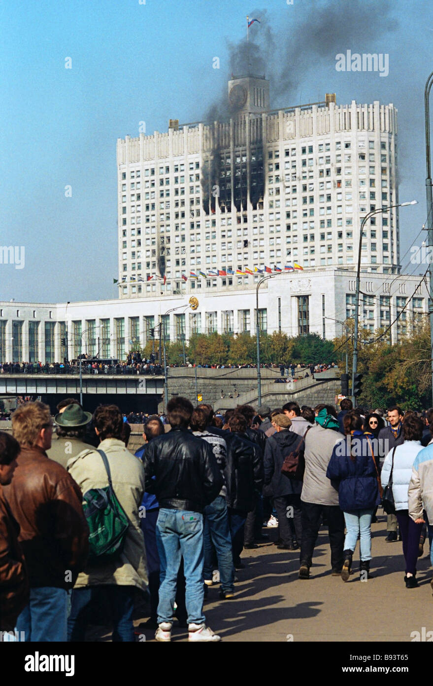 Tanks bombarding the Russian White House on October 4 1993 Stock Photo ...