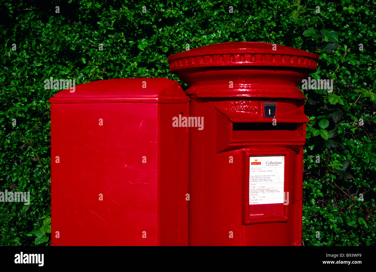 Red post office hi-res stock photography and images - Alamy