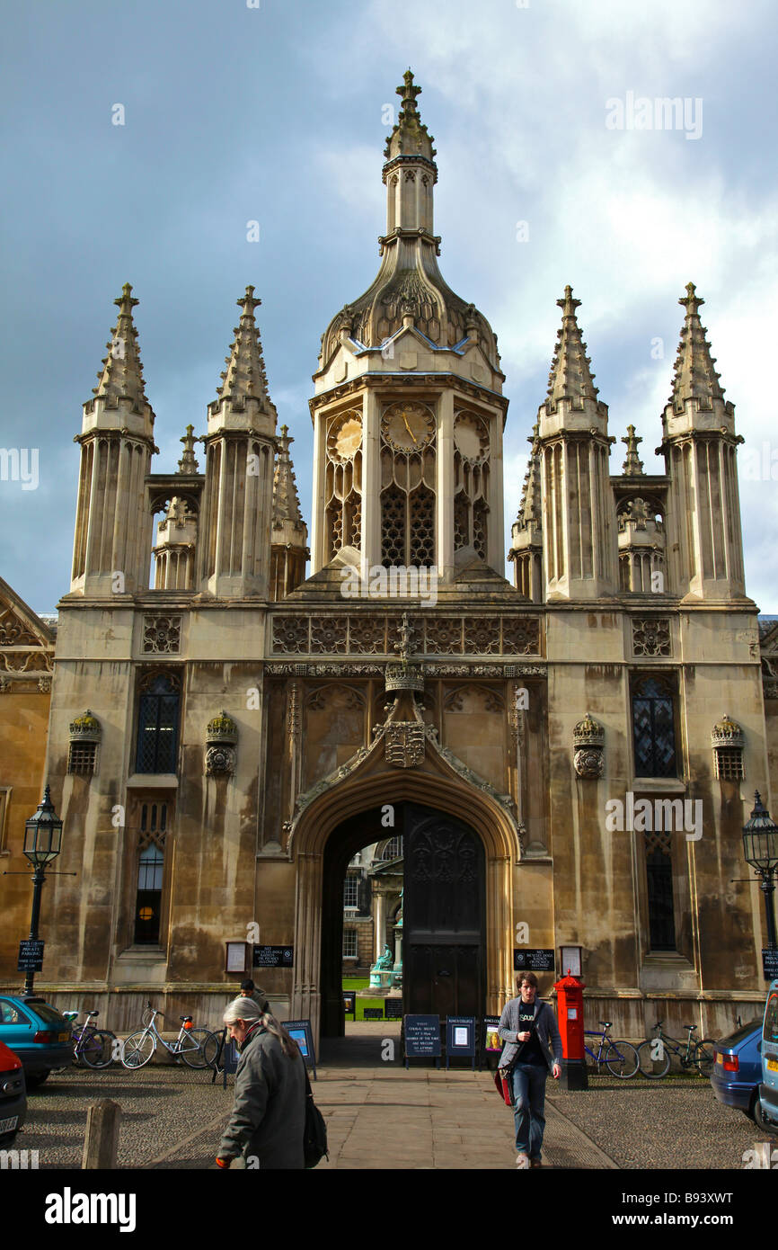 Kings college cambridge entrance gate hi-res stock photography and ...