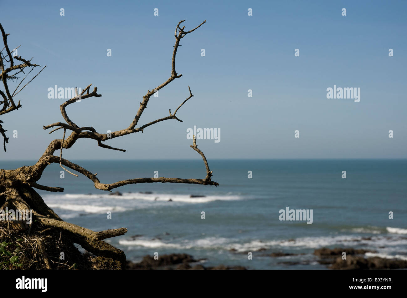 Cornwall ocean waves hi-res stock photography and images - Alamy
