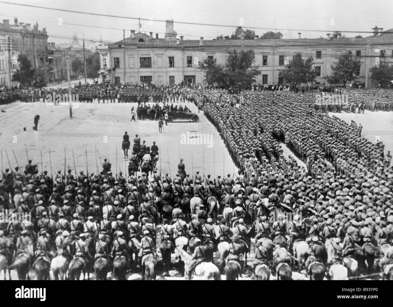 Red Army units parade to celebrate institution of the Tatar autonomous ...